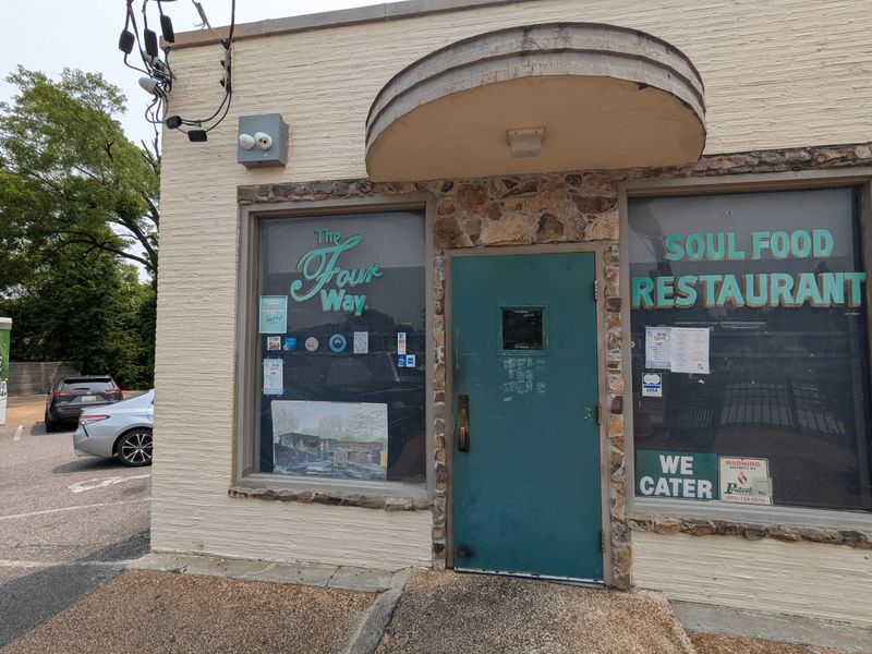 9 Tennessee Soul Food Buffets That Fill Plates - And Parking Lots - All ...