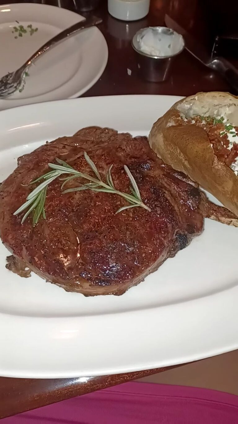 This Nevada Vintage Vegas Steakhouse Serves Slow-Roasted Prime Rib And ...