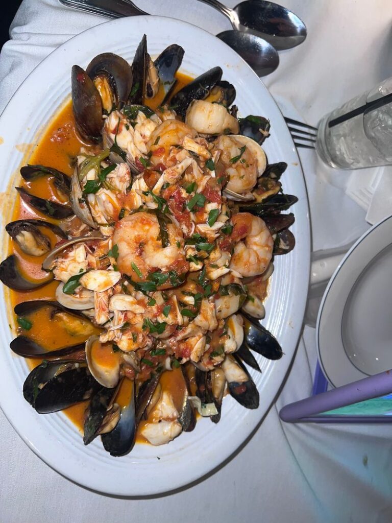 This New Jersey Diner’s Holiday Buffet Has Become A Tradition For ...