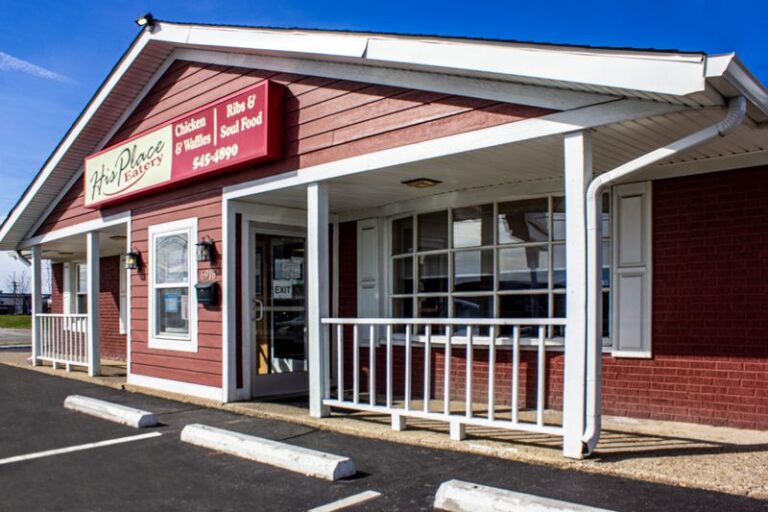 10 Hidden Fried Chicken Shacks In Indiana That Locals Guard Like Secrets