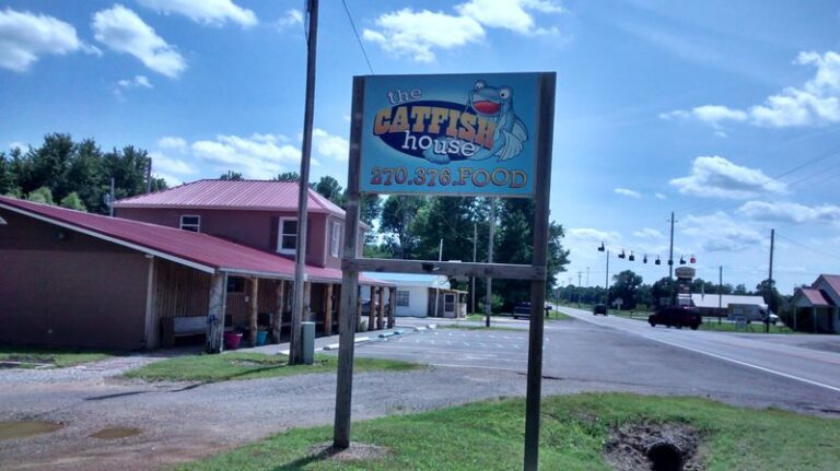 5 Kentucky Catfish Houses Where Friday Nights Still Feel Like a Tradition