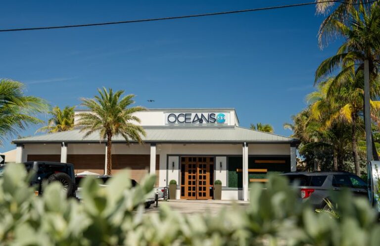Florida Seafood Chains Where Higher Prices Come With Noticeably Better ...