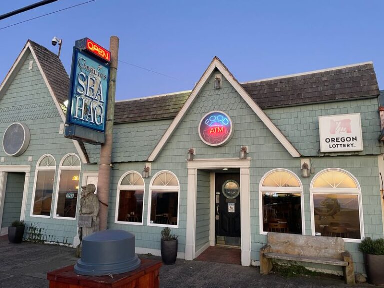 10 Oregon Coastal Cafés Locals Visit Year-Round, Not Just In Summer