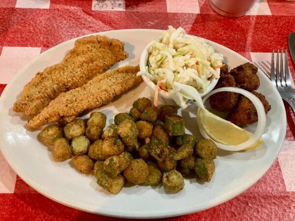 12 Mississippi Catfish Houses Where The Cornmeal Crunch Steals The Show
