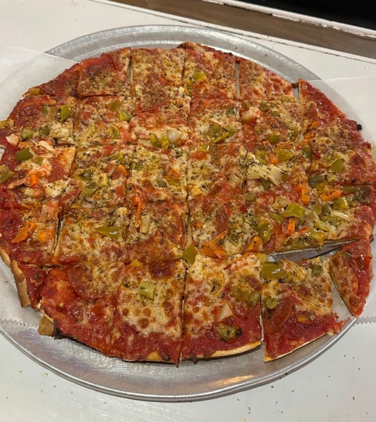 13 Illinois Tavern Pizza Places Cutting Crispy Squares Locals Order On ...