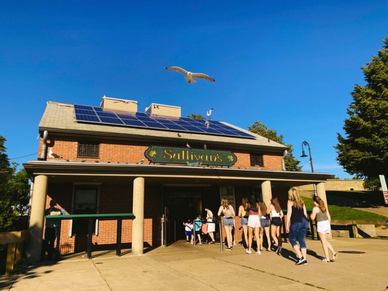 13 Massachusetts Ice Cream Windows That Open Seasonally And Still Sell ...