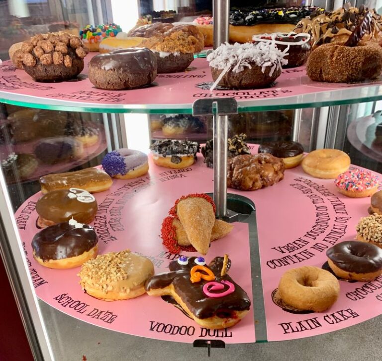 19 Picture-Perfect Donut Shops Across America Worth Stopping In For