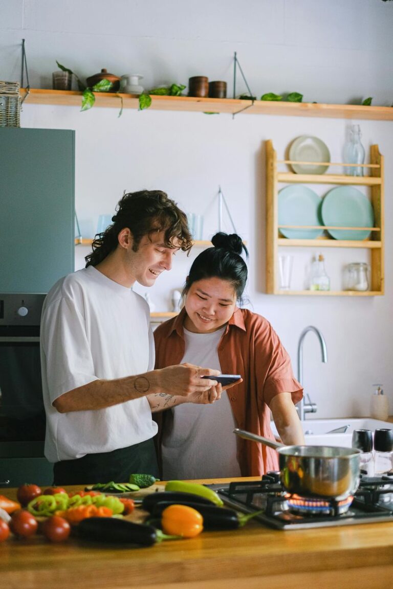 22 Old Dinner Habits Families Dropped Without a Real Decision