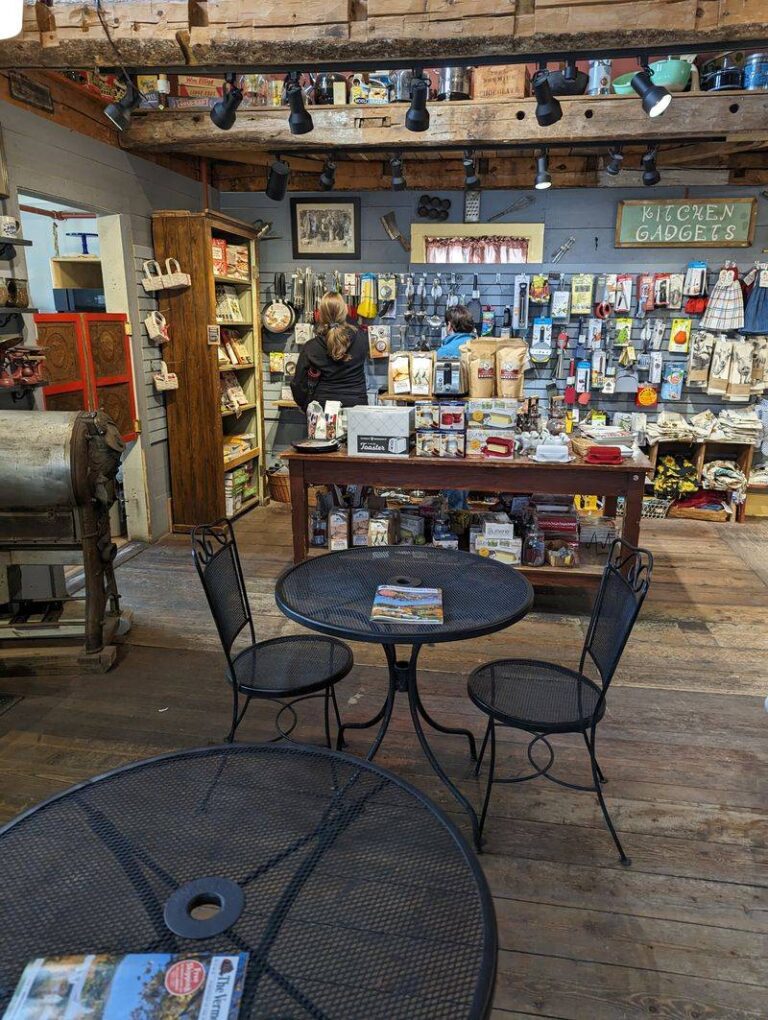 This Vermont Country Store Feels Like The Old Days Locals Say Is Worth ...