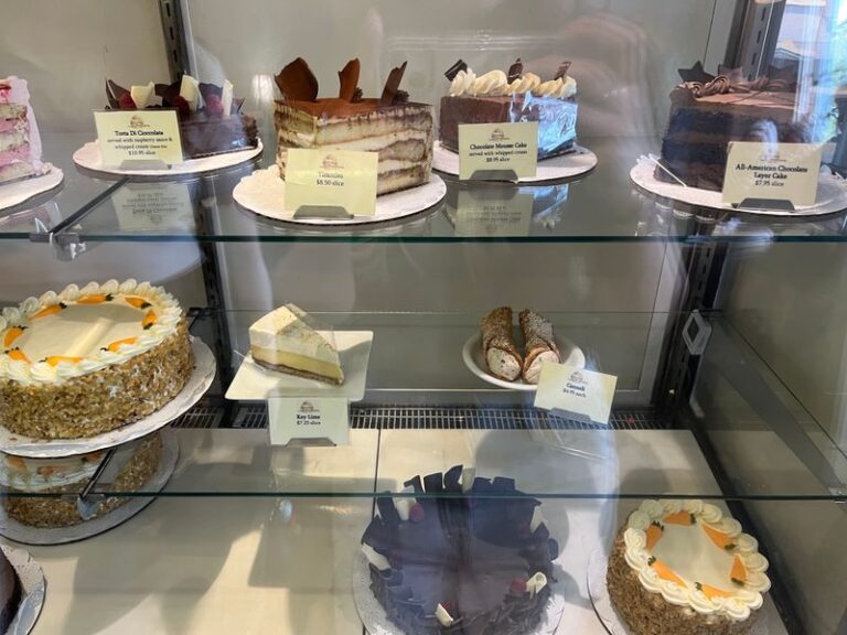 10 Rhode Island Bakery Stops Where Cream-Filled Pastries Disappear ...
