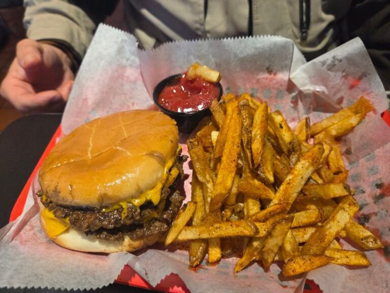 14 Tennessee Burger Stops That Keep It Simple And Still Win Every Time