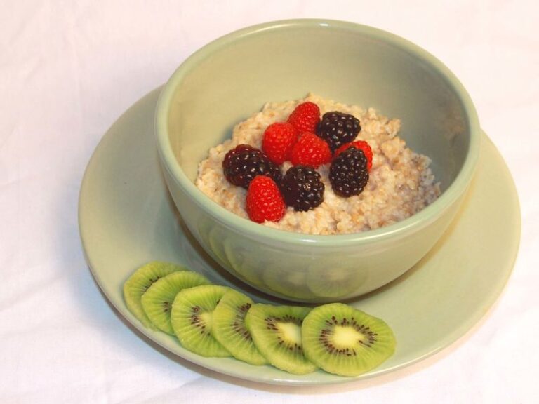 22 Foods That Can Keep You Full Longer Without Heavy Meals