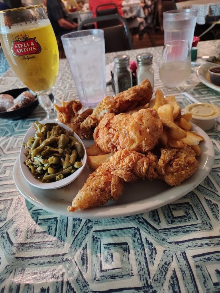 This charming Illinois supper club serves fried chicken that's truly ...