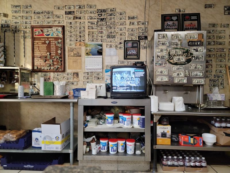 This Old-School Pennsylvania Lunch Counter Feels Like A Piece Of ...