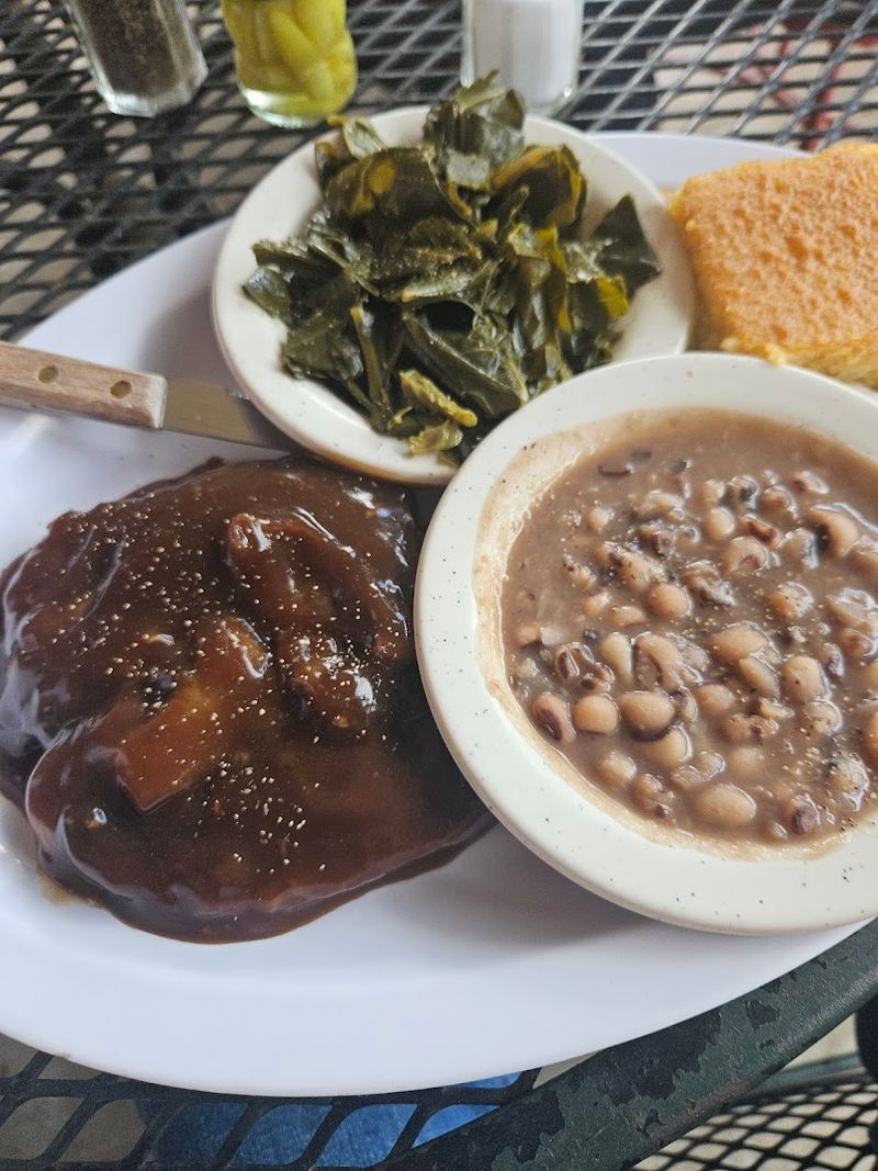 This Classic Georgia Diner Serves A Country Fried Steak That Locals Can ...