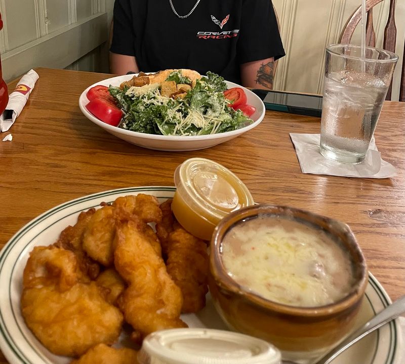 This Classic Michigan Diner Serves Perch Baskets You Won't Soon Forget