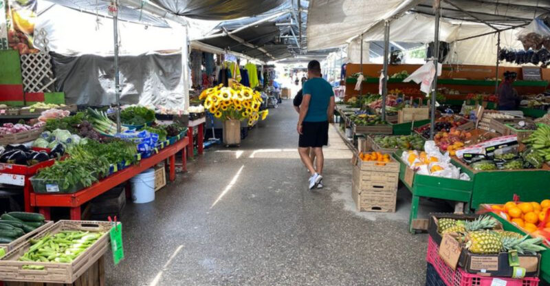 This 145,000-Square-Foot Florida Flea Market Is A Treasure Hunter's ...
